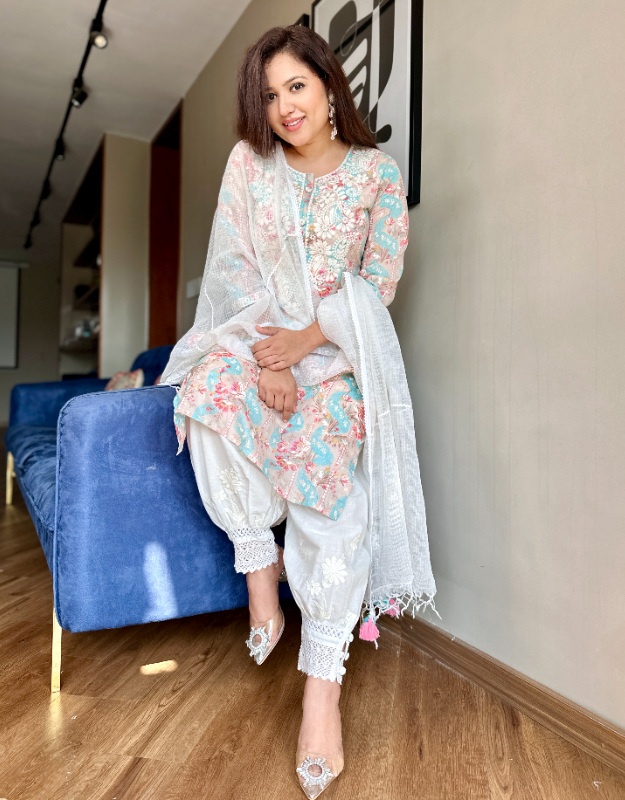 Indian traditional dresses for women in India at Pink Wardrobe Vadodara